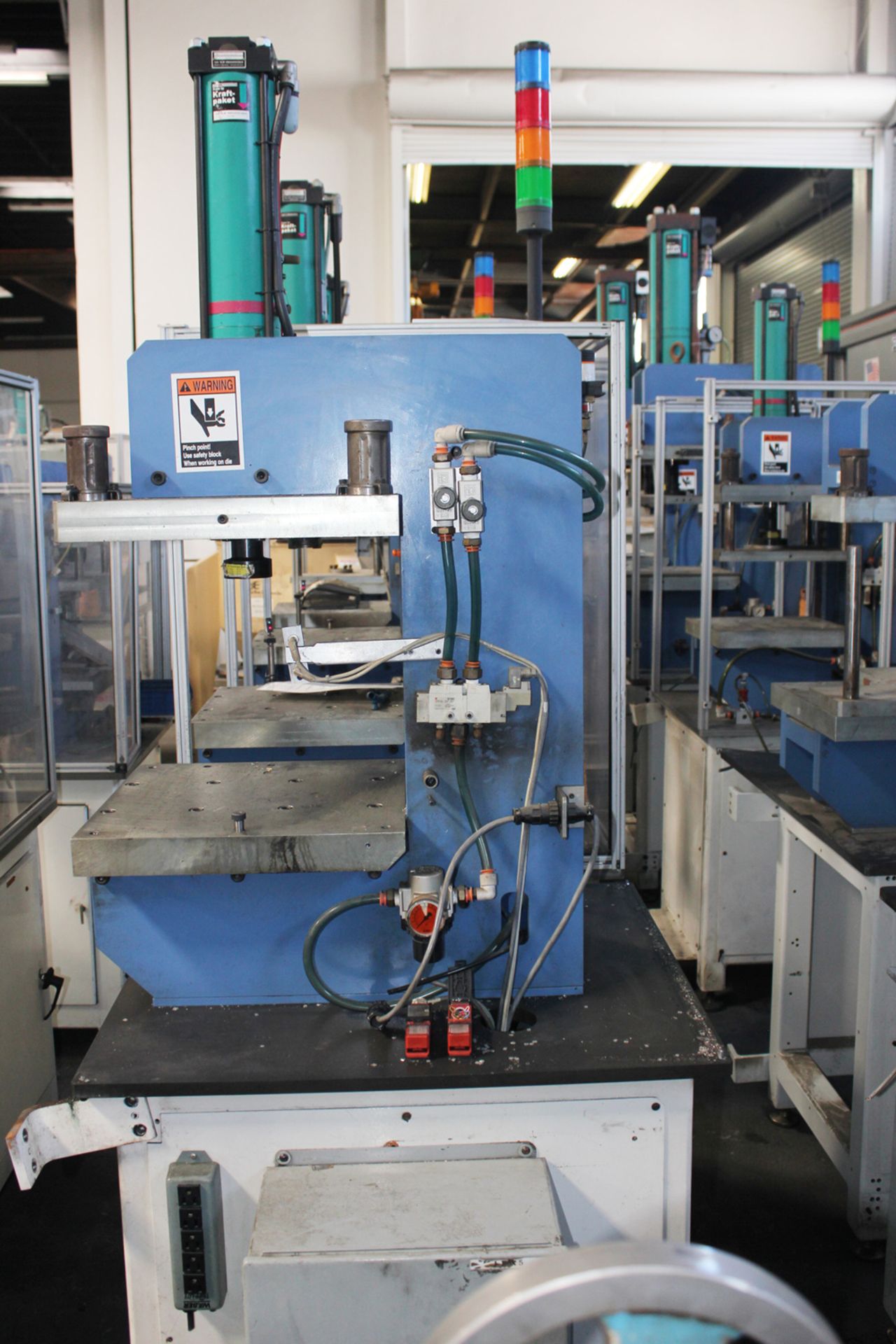 - PRENSA PNEUMATIC 8 TONELADAS