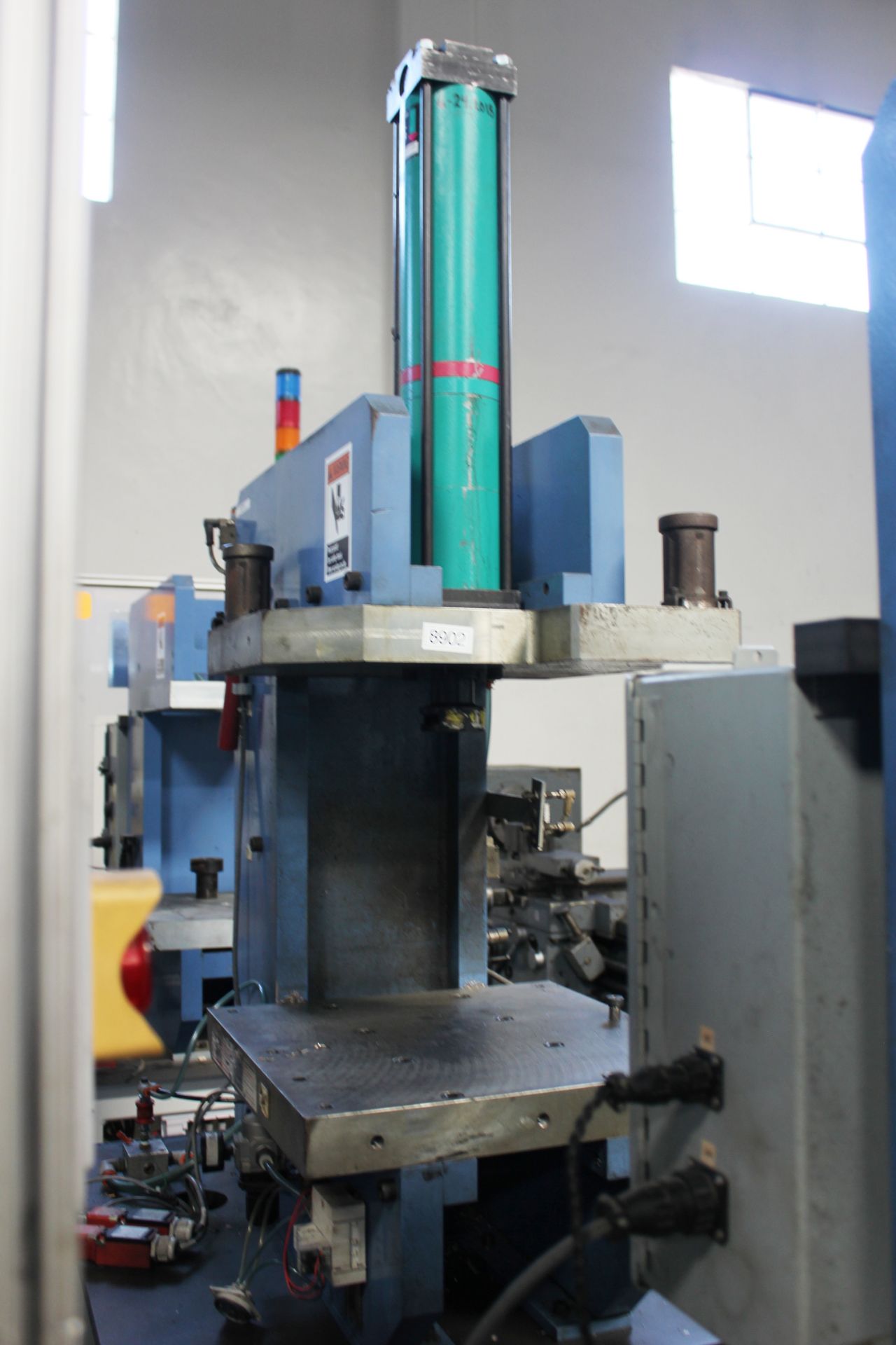 - PRENSA PNEUMATIC 8 TONELADAS