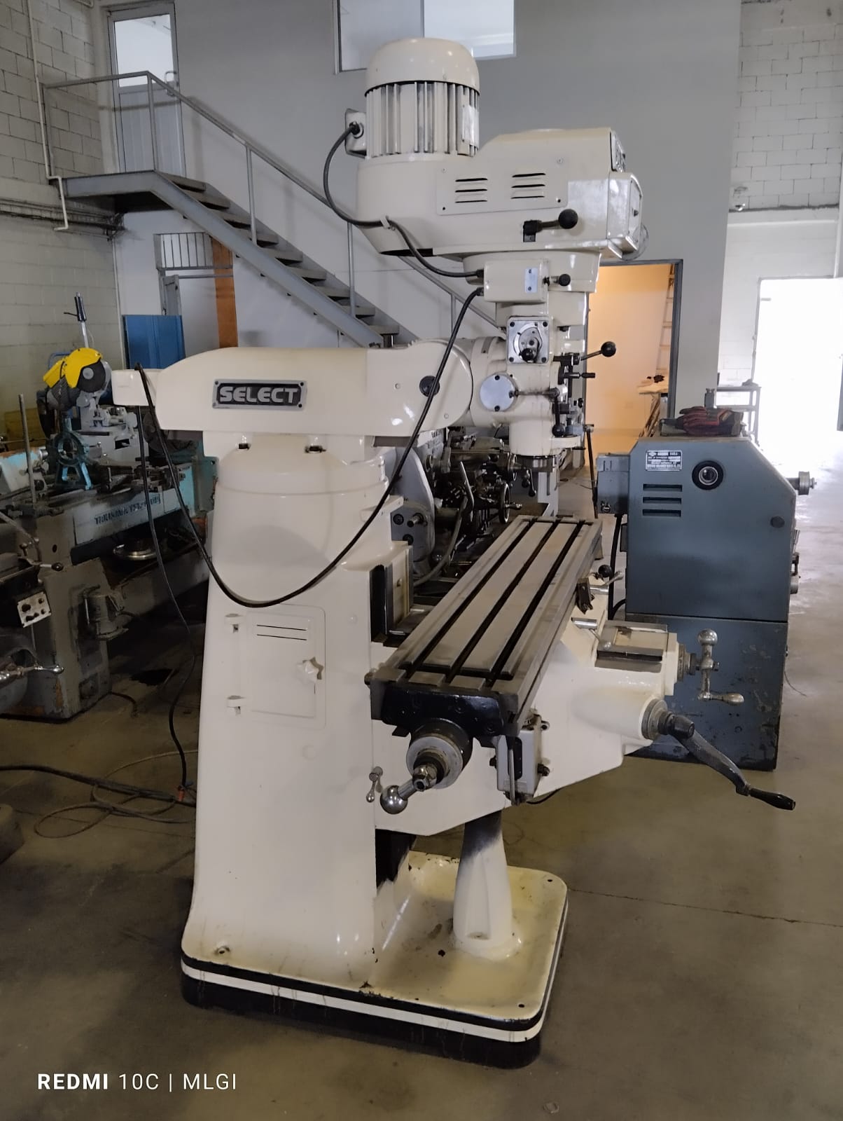 - Fresadora Select velocidad variable 9x49"