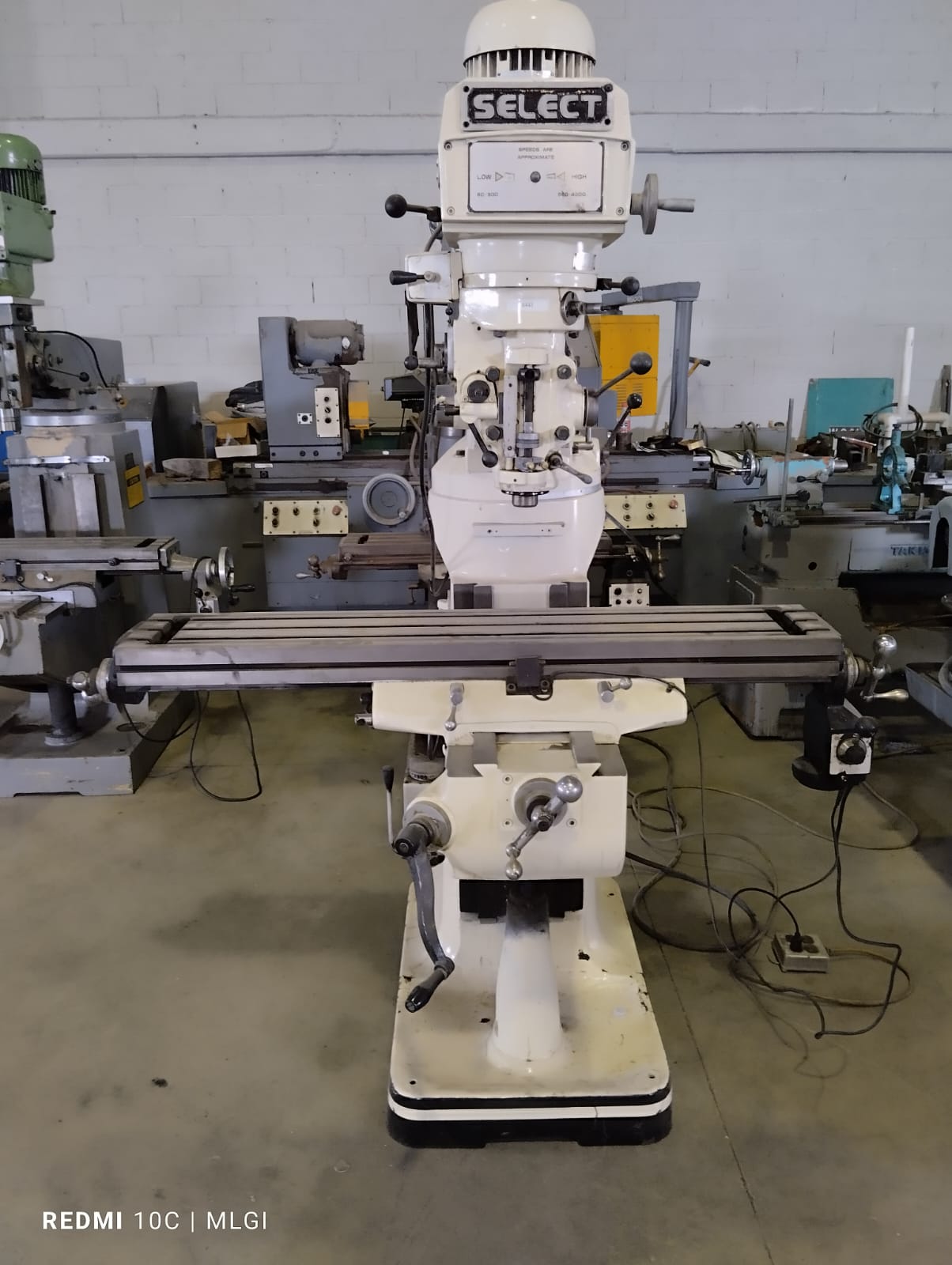 - Fresadora Select velocidad variable 9x49"