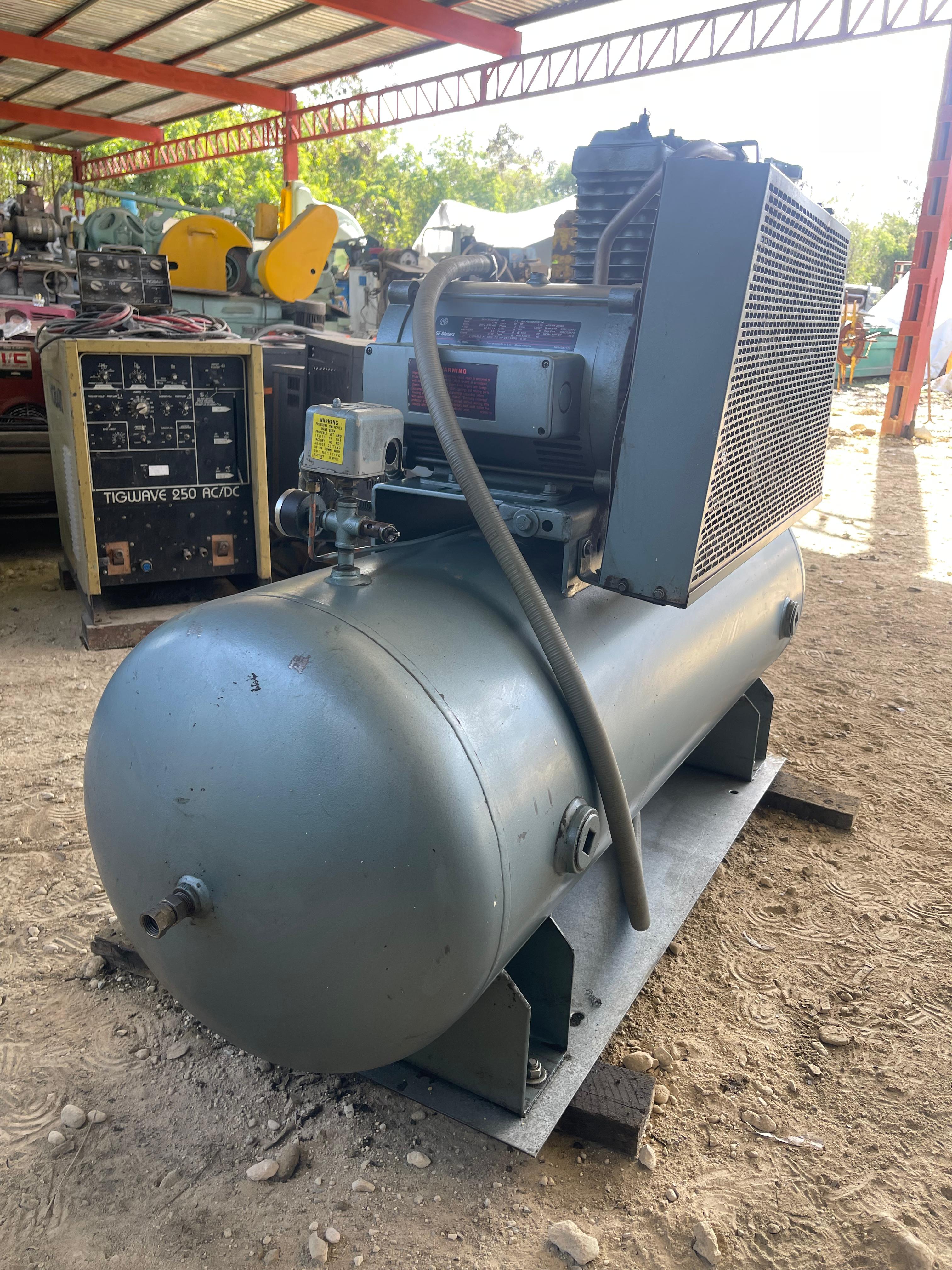 - COMPRESOR-HORIZONTAL-DE-PISTON-CURTIS-7.5-HP
